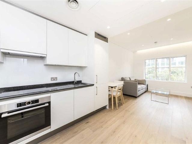 Apartment at Kingsway, City of Westminster