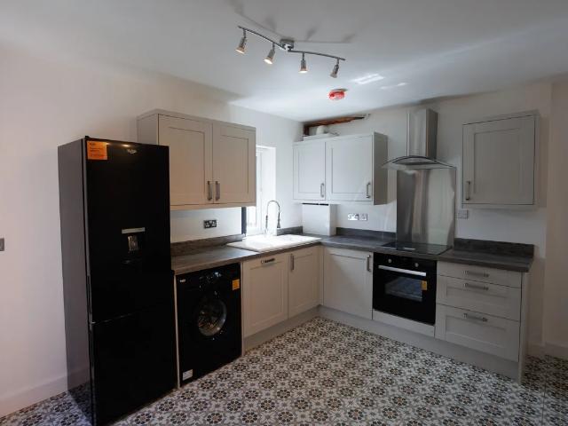 Apartment at Kingsway Avenue, Bristol