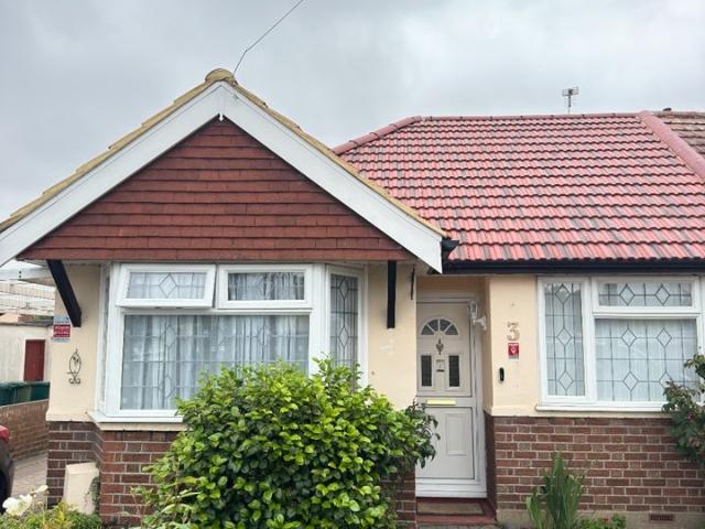 Apartment at Kingsway, Borough of Spelthorne