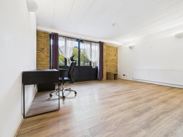 Apartment at Kingsway, Greater London