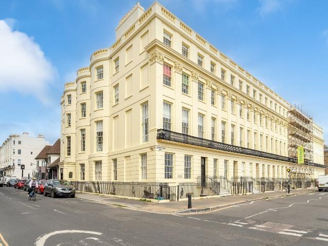 Apartment at Kingsway, Hove