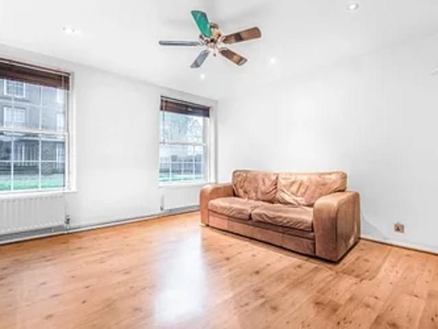 Apartment at Kingswood Road, Greater London