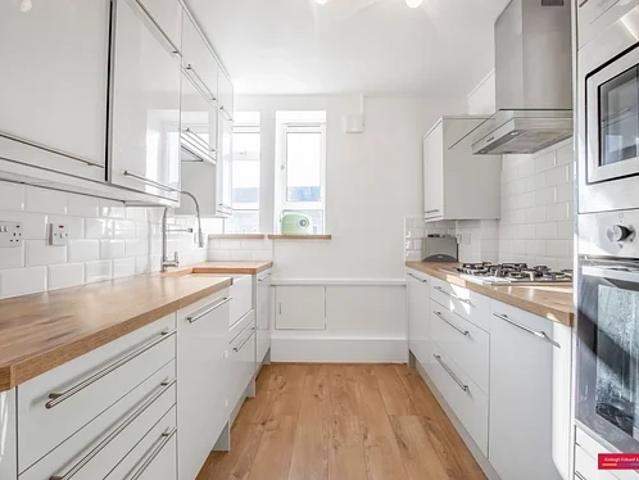 Apartment at Kingswood Road, Greater London