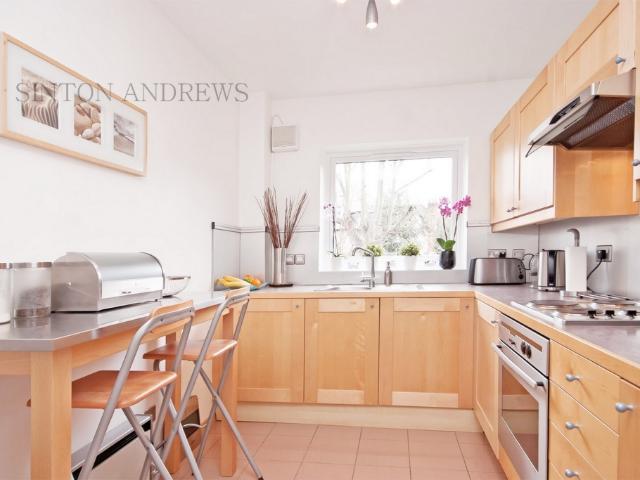 apartment at Kings Avenue, Ealing