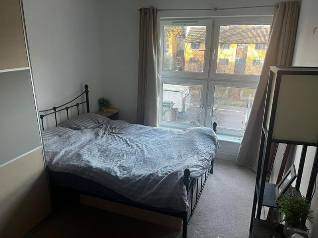 Apartment at Kings Avenue, Greater London