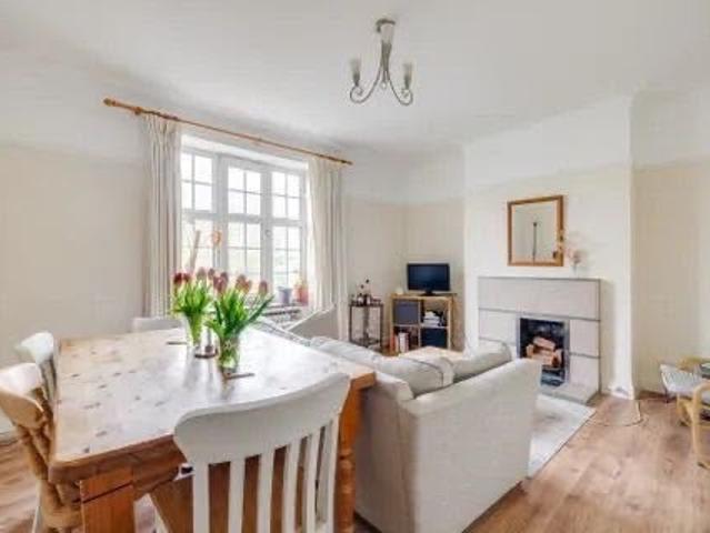 Apartment at Kings Avenue, London