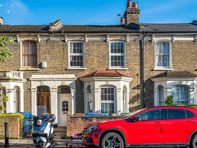 Apartment at King's Grove, Greater London