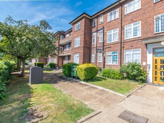 Apartment at Kings Drive, Greater London