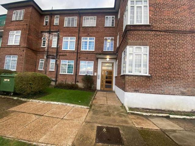 Apartment at Kings Drive, Greater London