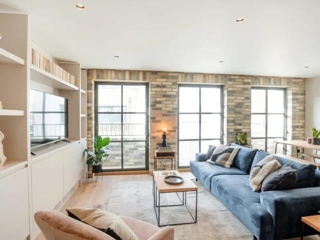 Apartment at King's Mews, Greater London