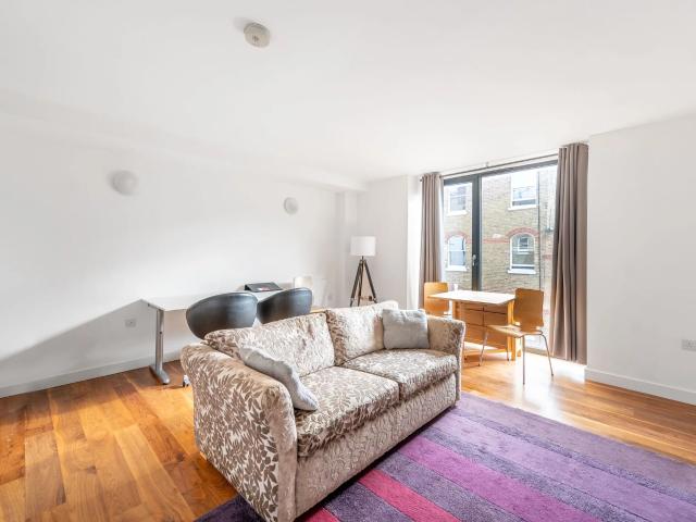 Apartment at King's Mews, Greater London