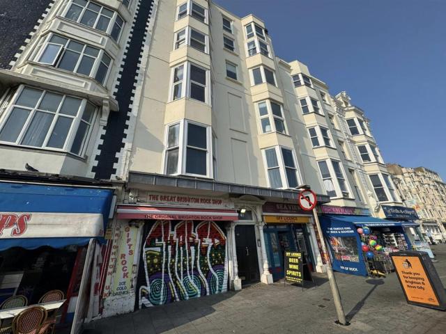 Apartment at King's Road, Brighton