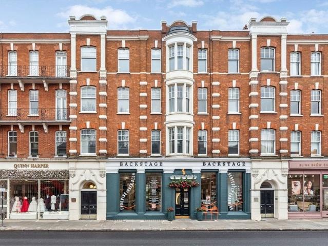 Apartment at King's Road, Greater London