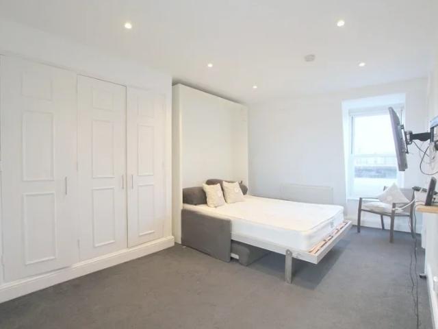 Apartment at King's Road, Greater London