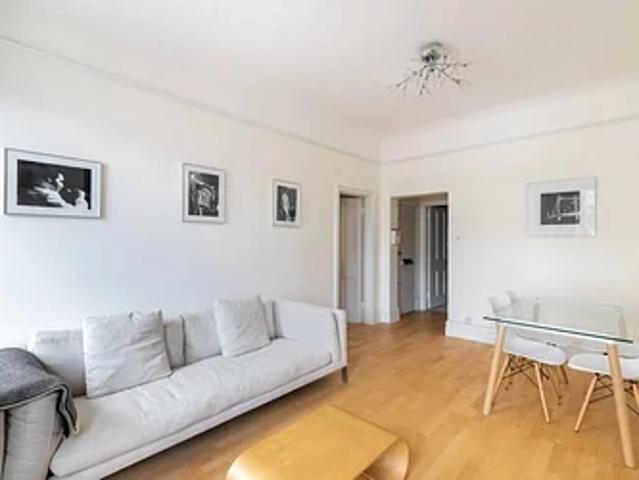 Apartment at King's Road, Greater London