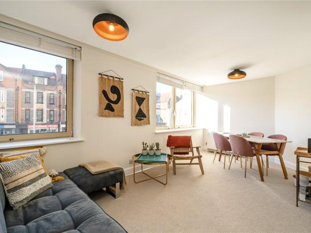 Apartment at King's Road, Greater London