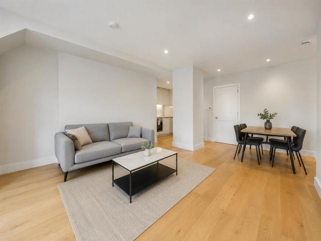 Apartment at King's Road, Greater London