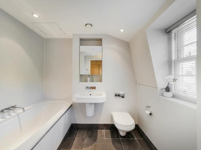 Apartment at King's Road, Greater London