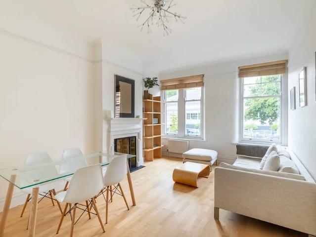 Apartment at King's Road, Greater London