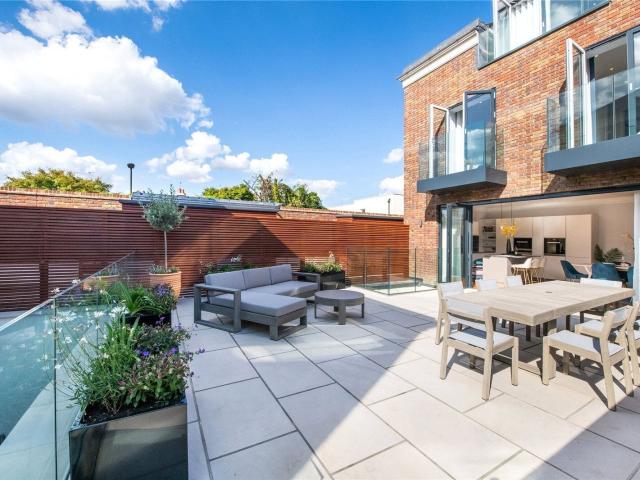 Apartment at Kings Road, Greater London