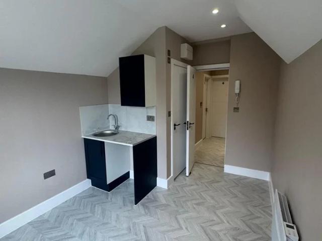 Apartment at King's Road, Slough