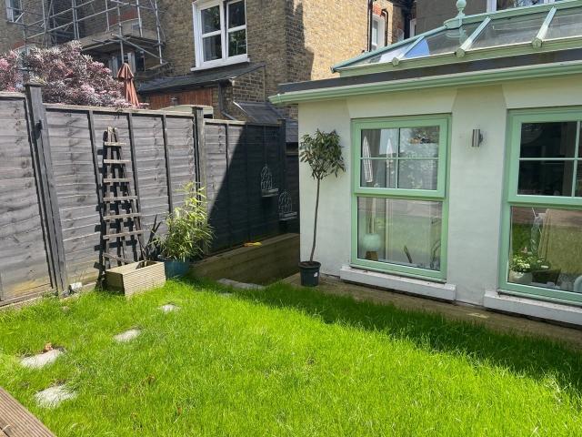 Apartment at Kingscourt Road, Greater London