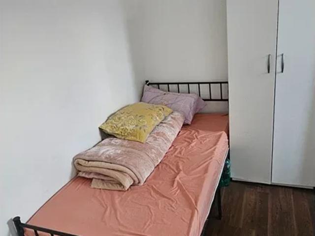 Room at Kingsland Road, Greater London