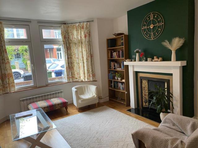 House at Kingsley Avenue, Greater London