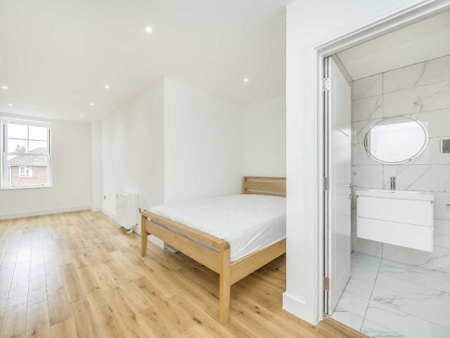Apartment at Kingsley Road, Greater London