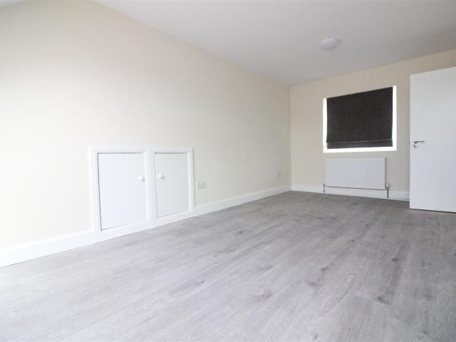 Apartment at Kingsley Road, Greater London
