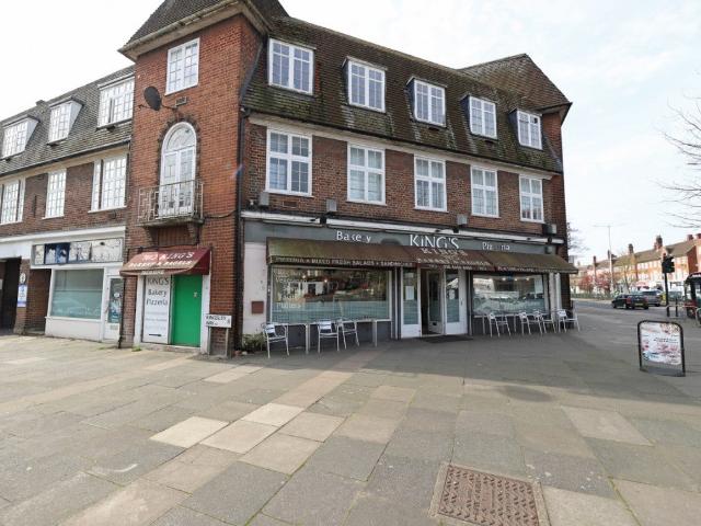 Apartment at Kingsley Way, Greater London