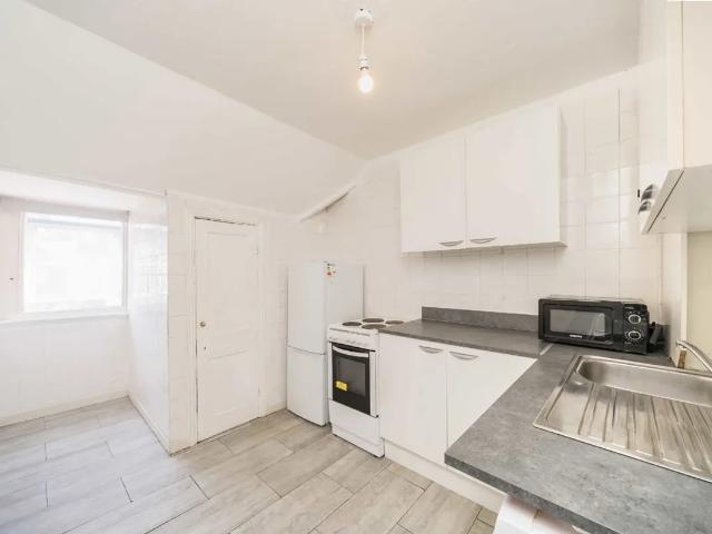 Apartment at Kingsmead Road, Greater London