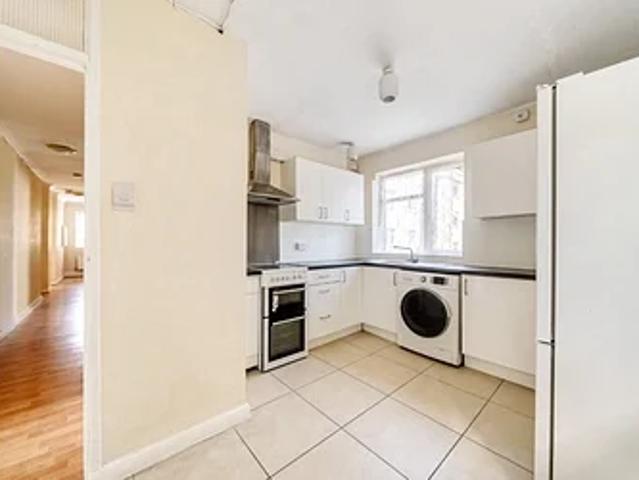 Apartment at Kingsnympton Park Estate, Greater London