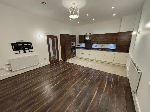 Apartment at Kinsale Close, Greater London