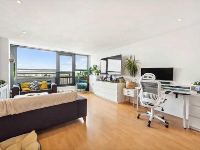 Apartment at Kintyre Court, Greater London