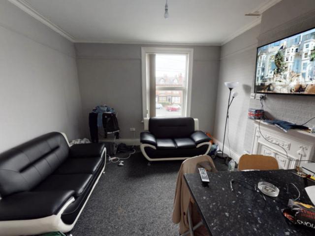 Apartment at Kirkstall Lane, Leeds
