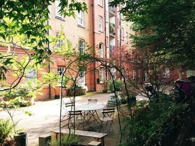 Apartment at Kirkwall Place, Greater London