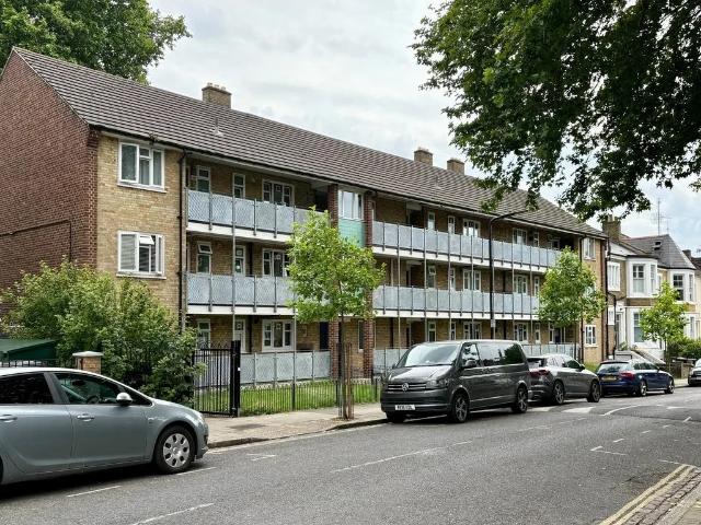 Apartment at Kyverdale Road, Greater London