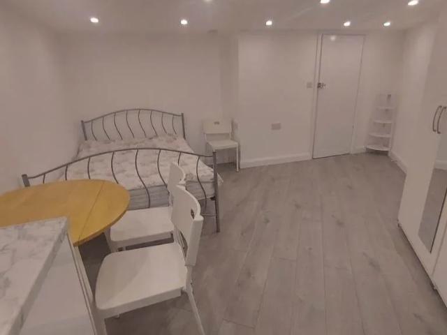 Apartment at Howard Road, Greater London