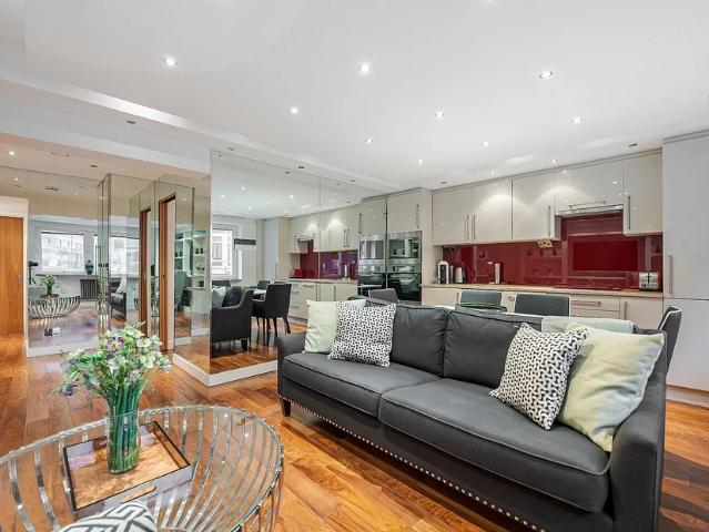 Apartment at Howick Place, City of Westminster