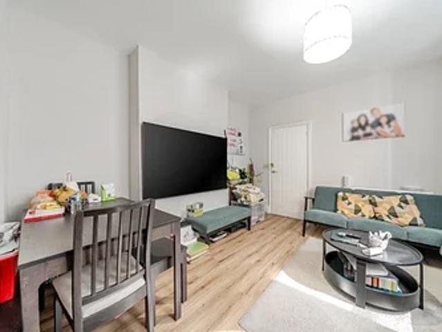 Apartment at Hoyle Road, Greater London