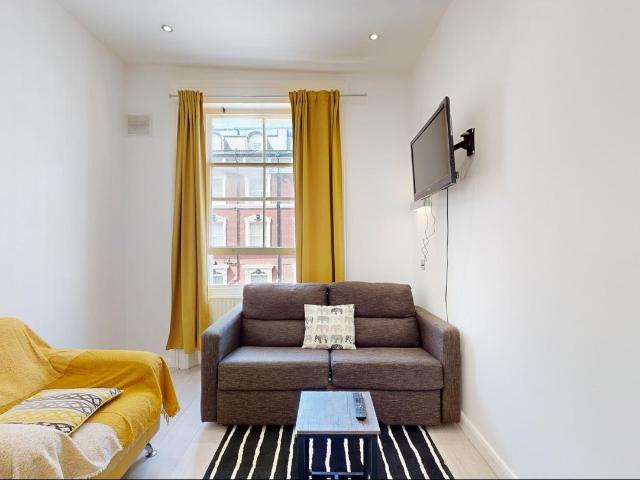 Apartment at Hogarth Road, Greater London