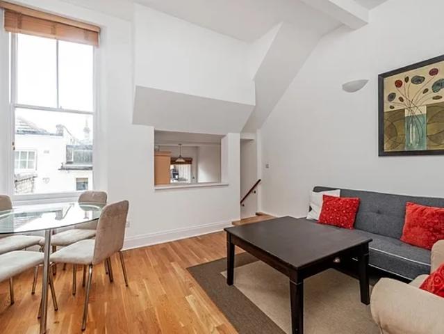 Apartment at Hogarth Road, Greater London