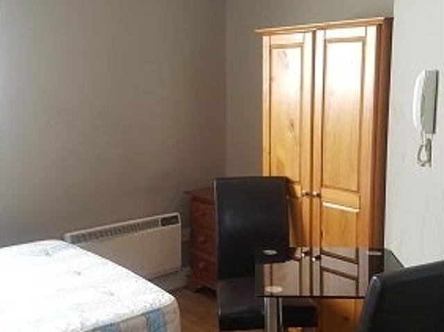 Apartment at Hogarth Road, Greater London