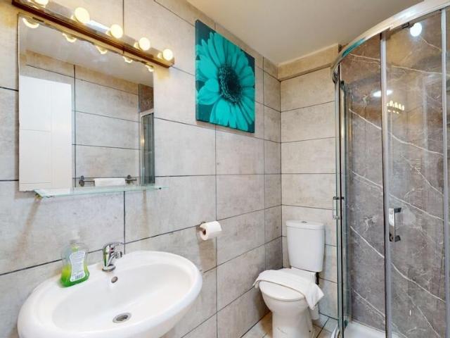 Apartment at Hogarth Road, Greater London