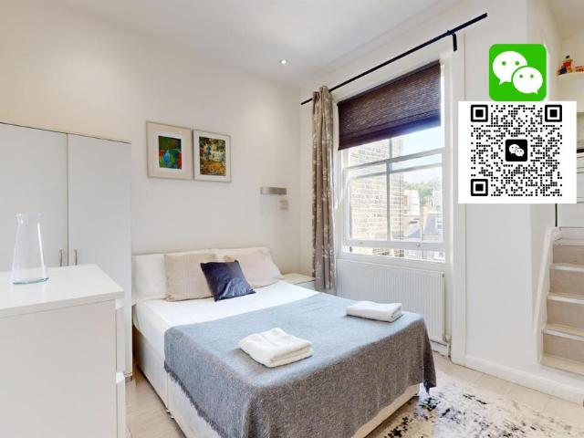 Apartment at Hogarth Road, Greater London
