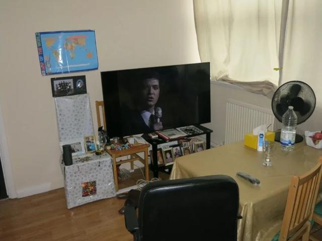 Apartment at Holcombe Road, Greater London