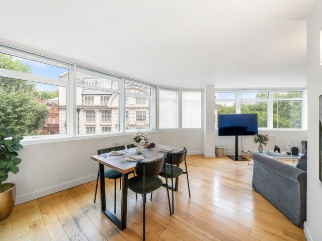 Apartment at Holbein Place, Greater London
