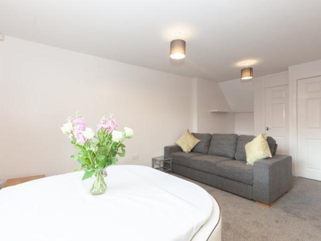 Apartment at Hollow Way, Oxford