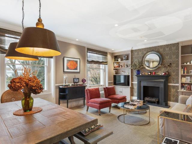 Apartment at Holland Park Avenue, Greater London